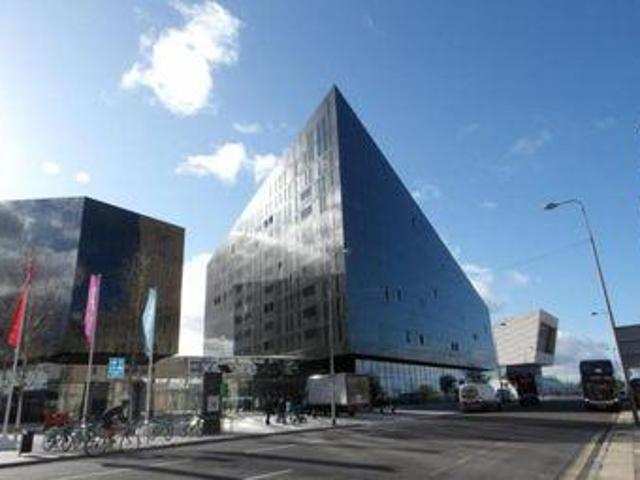 2 Bedrooms Flat for sale in Mann Island, Liverpool, Merseyside L3