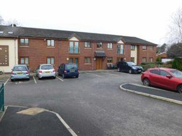 2 Bedrooms Flat for sale in Manston Lodge, Hampstead Drive, Stockport SK2