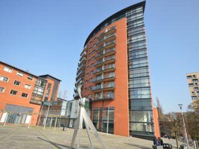 2 Bedrooms Flat for sale in Marconi Plaza, Chelmsford CM1
