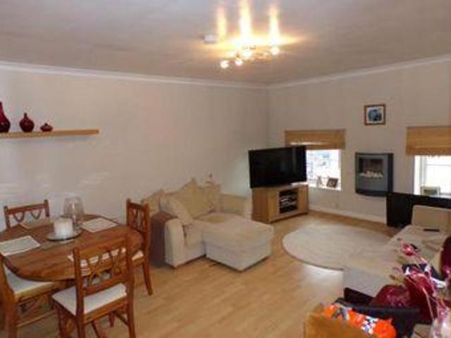 2 Bedrooms Flat for sale in Market Place, Brackley, Northamptonshire NN13