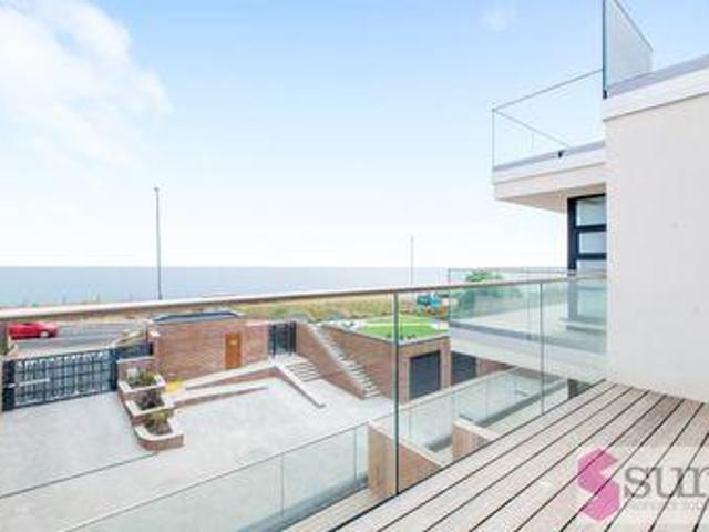 2 Bedrooms Flat for sale in Marine Drive, Rottingdean, Rottingdean BN2