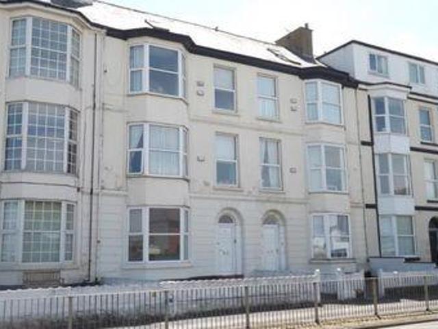2 Bedrooms Flat for sale in Marine Road, Pensarn, Abergele, Conwy LL22