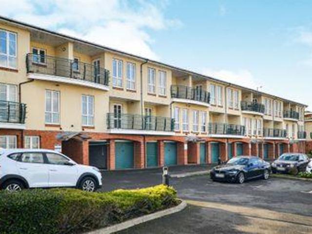 2 Bedrooms Flat for sale in Mariners Wharf, Fort Road, Newhaven BN9