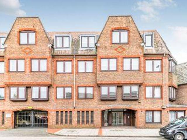 2 Bedrooms Flat for sale in Marshalls Road, Sutton SM1