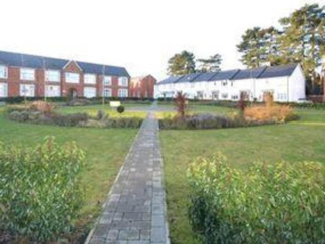 2 Bedrooms Flat for sale in Mary Munnion Quarter, Chelmsford CM2