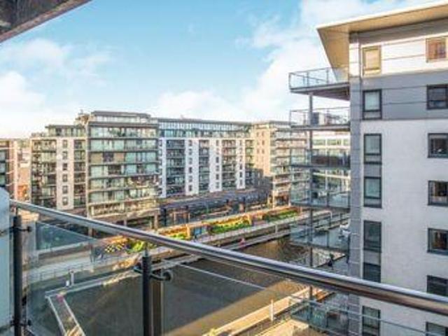 2 Bedrooms Flat for sale in Mcclintock House, The Boulevard, Leeds, West Yorkshire LS10