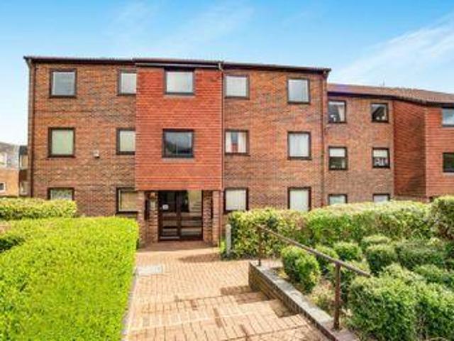 2 Bedrooms Flat for sale in Meadow Lane, Longfield DA3