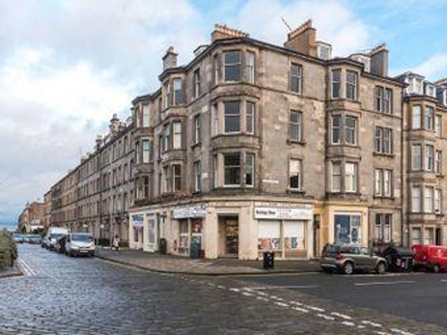 2 Bedrooms Flat for sale in Melgund Terrace, New Town, Edinburgh EH7