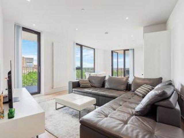 2 Bedrooms Flat for sale in Mercier Court, Royal Wharf, London E16