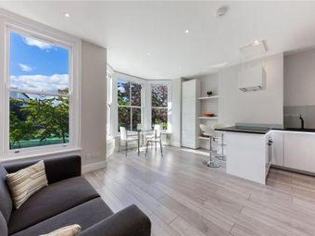 2 Bedrooms Flat for sale in Messina Avenue, London NW6