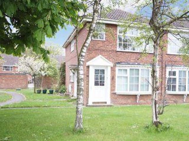 2 Bedrooms Flat for sale in Millfield Glade, Harrogate, North Yorkshire HG2