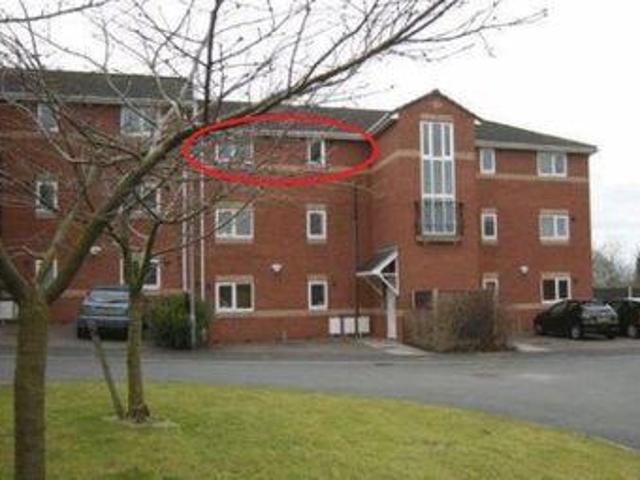 2 Bedrooms Flat for sale in Millstone Close, Bredbury, Stockport SK6
