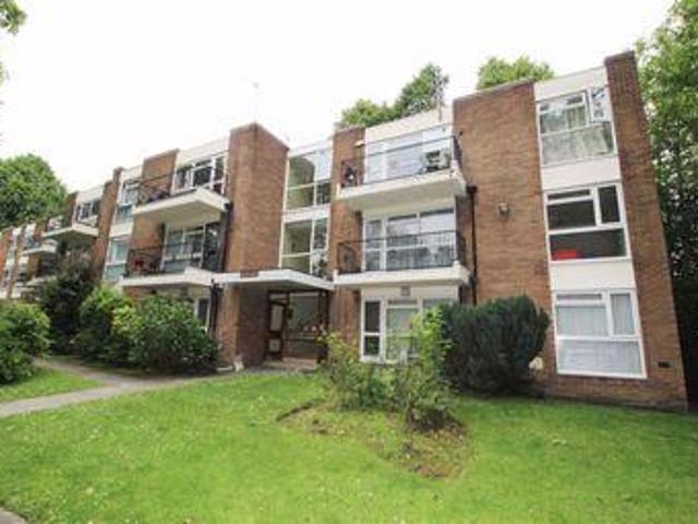 2 Bedrooms Flat for sale in Milton Court, Bury Old Road, Salford M7