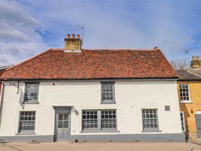 2 Bedrooms Flat for sale in Milton Road, Ware, Hertfordshire SG12