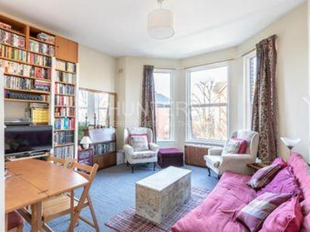 2 Bedrooms Flat for sale in Minster Road, London NW2