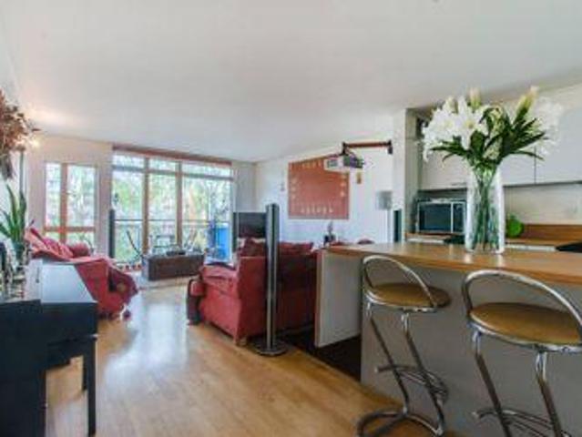 2 Bedrooms Flat for sale in Mudlarks Boulevard, Greenwich Millennium Village SE10