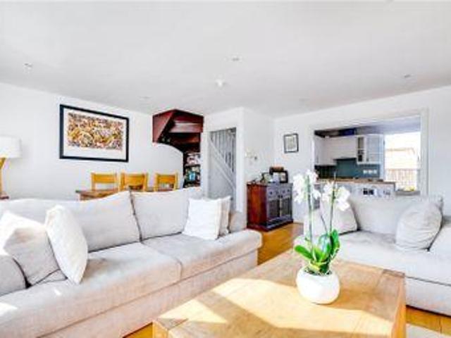 2 Bedrooms Flat for sale in Munster Road, London SW6