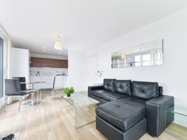 2 Bedrooms Flat for sale in No. 1 The Plaza, Marner Point, Bow E3