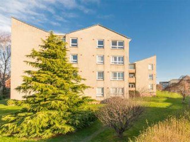 2 Bedrooms Flat for sale in North Gyle Grove, Corstorphine, Edinburgh EH12
