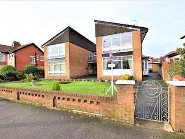 2 Bedrooms Flat for sale in North Drive, Cleveleys, Thornton Cleveleys, Lancashire FY5