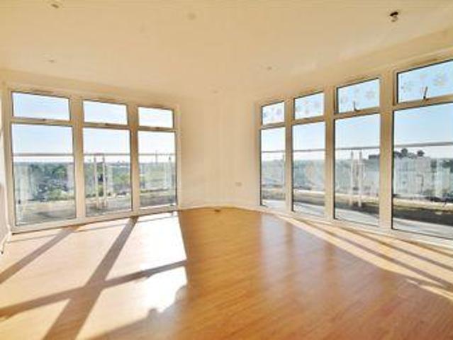 2 Bedrooms Flat for sale in North End, Croydon CR0