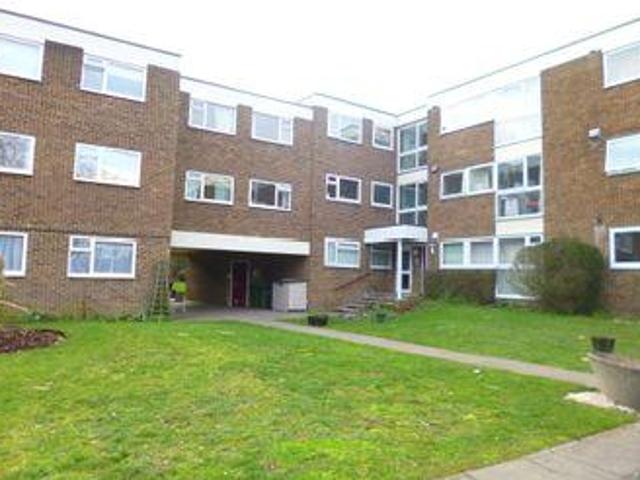2 Bedrooms Flat for sale in Northcotts, Old Hatfield, Herts AL9