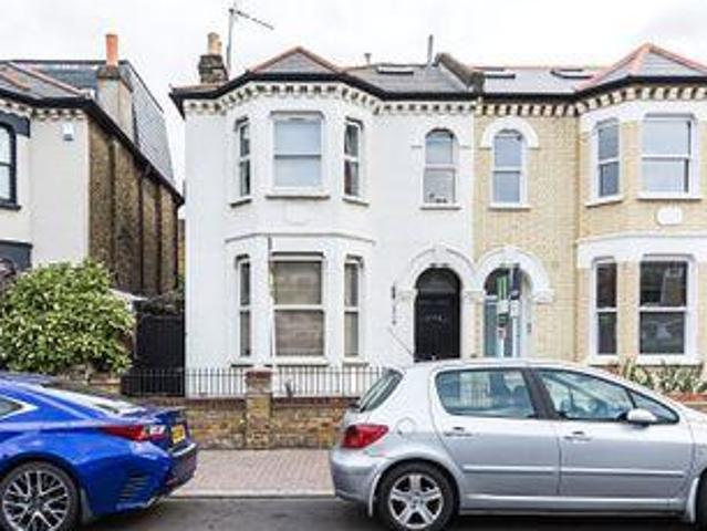 2 Bedrooms Flat for sale in Northcote Road, London SW11