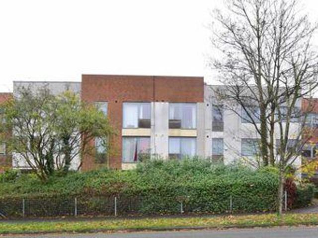 2 Bedrooms Flat for sale in Netherheys Drive, South Croydon, Surrey CR2