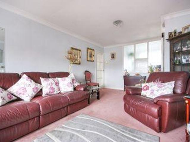 2 Bedrooms Flat for sale in New Bedford Road, Luton LU3
