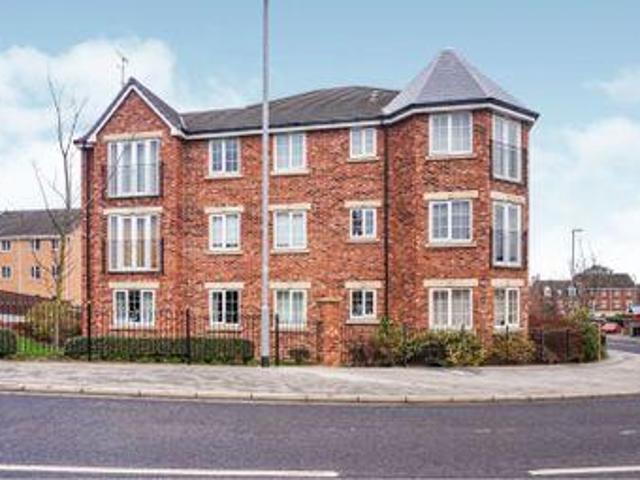 2 Bedrooms Flat for sale in New Forest Way, Leeds LS10