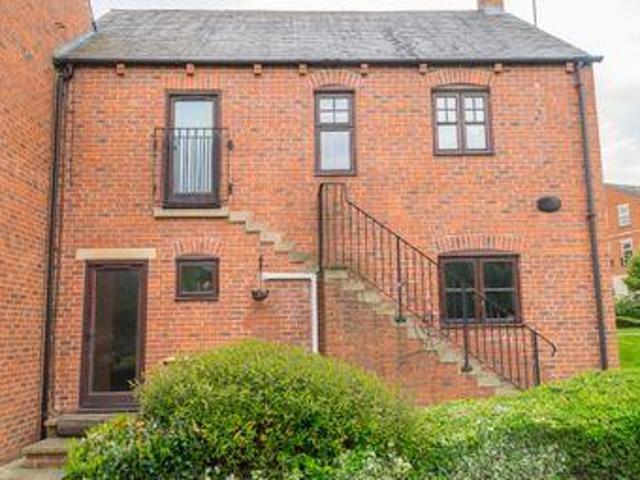 2 Bedrooms Flat for sale in New Village Mews, Churwell LS27