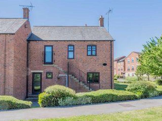 2 Bedrooms Flat for sale in New Village Mews, Morley, Leeds, West Yprkshire LS27