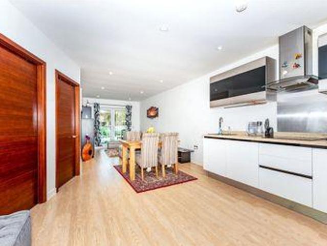 2 Bedrooms Flat for sale in Newgate, Croydon CR0