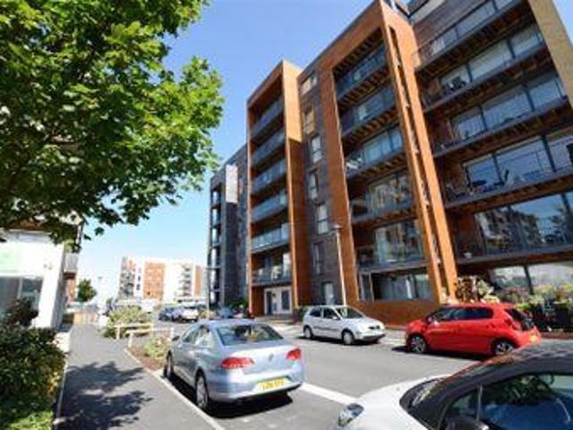 2 Bedrooms Flat for sale in Newfoundland Way, Portishead, Bristol BS20