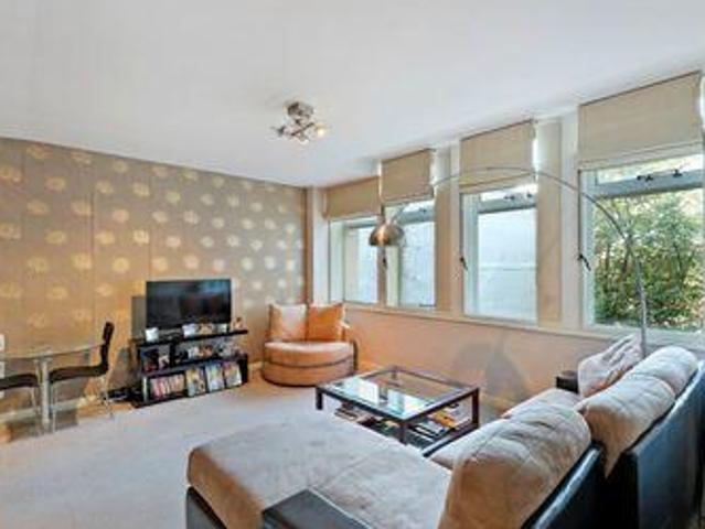 2 Bedrooms Flat for sale in Newington Causeway, London SE1