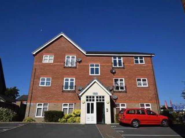 2 Bedrooms Flat for sale in Newman Street, Hyde SK14