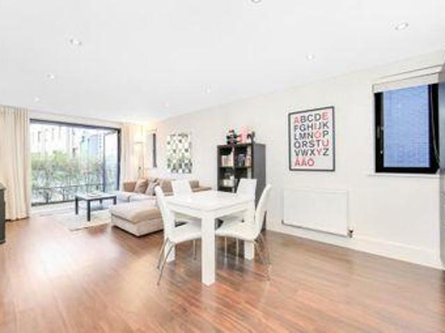 2 Bedrooms Flat for sale in Newton Court, Axio Way, London E3
