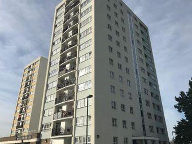 2 Bedrooms Flat for sale in Newton House, London EN3