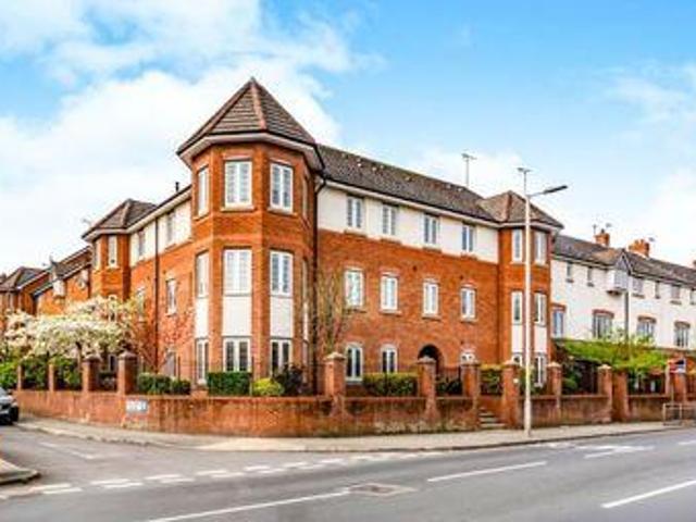 2 Bedrooms Flat for sale in Nell Lane, Chorlton, Manchester, Greater Manchester M21