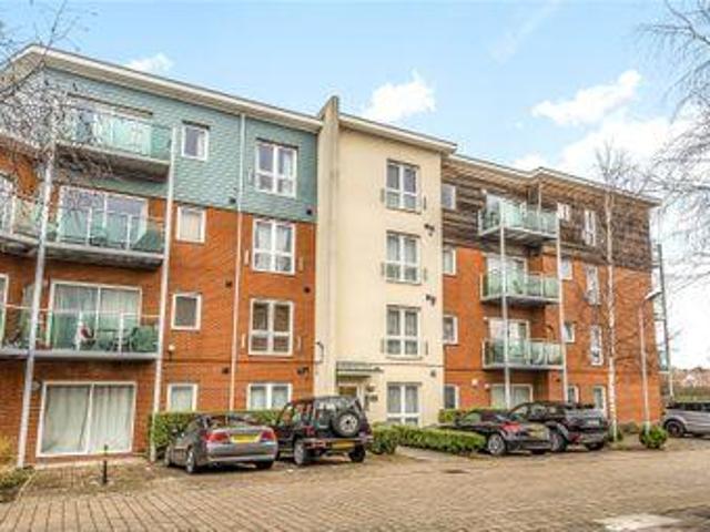 2 Bedrooms Flat for sale in Nesbit Court, Medhurst Drive, Bromley BR1