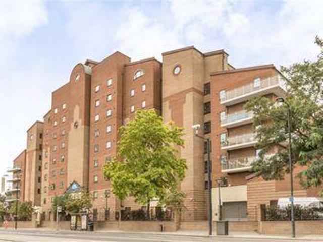 2 Bedrooms Flat for sale in Nine Elms Lane, London SW8