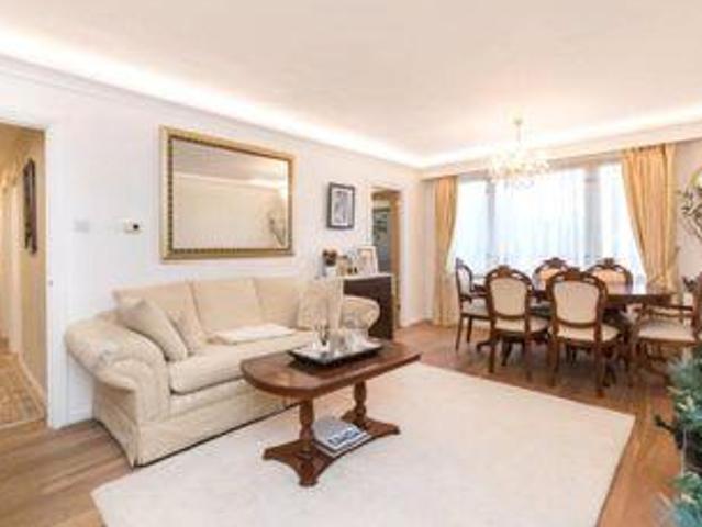 2 Bedrooms Flat for sale in Southwick Street, London W2