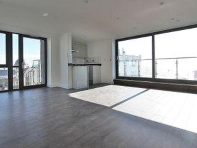2 Bedrooms Flat for sale in South Street, Worthing BN11