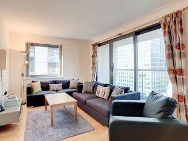 2 Bedrooms Flat for sale in South Quay Square, London E14