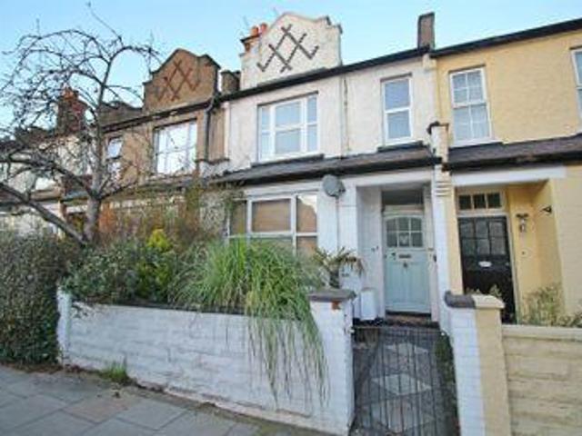 2 Bedrooms Flat for sale in Southbury Road, Enfield EN1