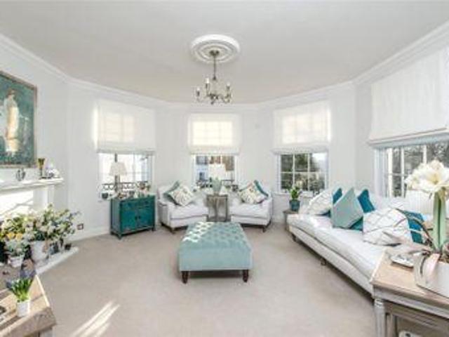 2 Bedrooms Flat for sale in Southlands Drive, London SW19