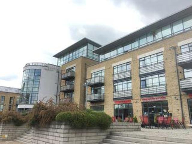 2 Bedrooms Flat for sale in Soaphouse Lane, Brentford TW8