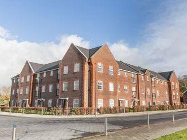 2 Bedrooms Flat for sale in Somerley Drive, Forge Wood, Crawley, West Sussex RH10
