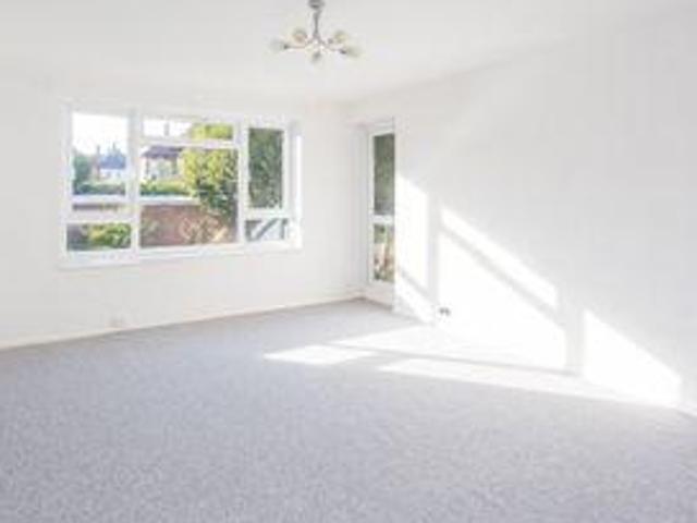2 Bedrooms Flat for sale in Somerset Road, New Barnet, Barnet EN5