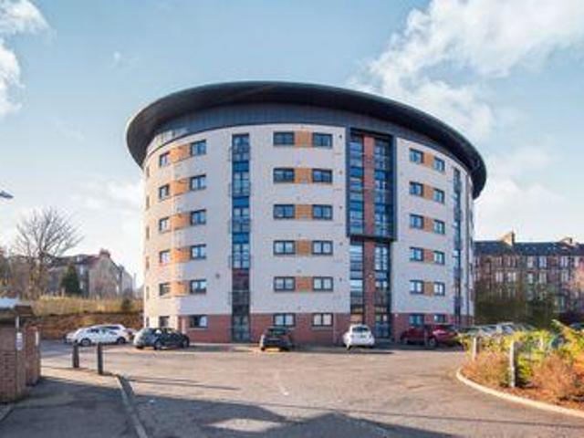 2 Bedrooms Flat for sale in Saucel Crescent, Paisley PA1